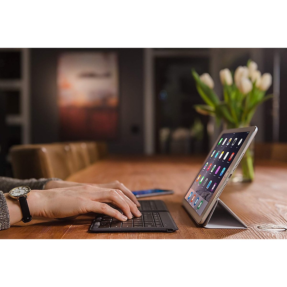 Microsoft Wireless Universal Foldable Keyboard for iPad, iPhone, Android Devices, and Windows Tablet:International QWERTY Layout