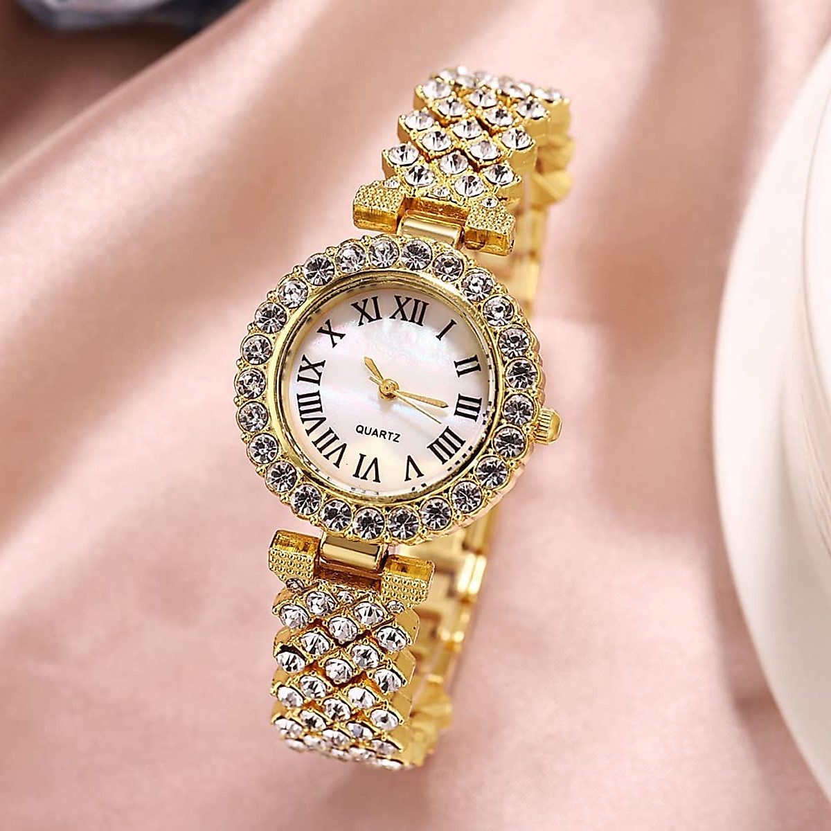 Weicam Elegant Women Crystal Bangle Analog Quartz Wristwatch (Gold)