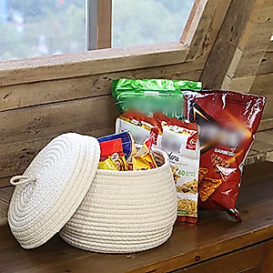 Sea Team Round Cotton Rope Storage Basket with Lid, Decorative Woven Storage Bin, Pot, Caddy, Organizer, Container for Snacks, Towels, Plants, 10 x 7.5 Inches (Small, Cream)