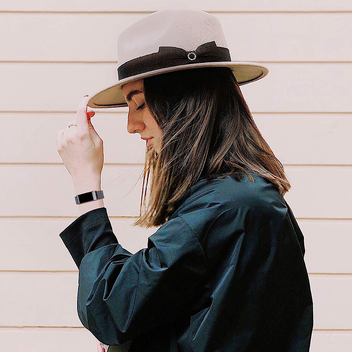 ZWGKKYGYH Compatible with Fitbit Charge 3 and Charge 4 Bands for Men Women, Stainless Steel Metal Mesh Band Magnetic Strap Replacement for Charge 4/Charge 4SE/Charge 3/Charge 3SE, Large Space Gray