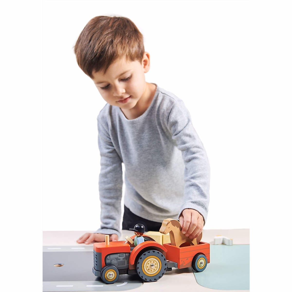 Tender Leaf Toys - Farmyard Tractor - Wooden Tractor Toy with Removeable Trailer, Animals and Accessories - Open-Ended Play Toy, Farm Pretend Play for Boys and Girls - Age 18m+