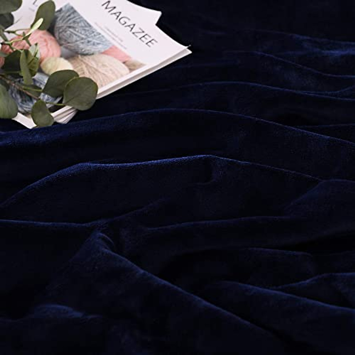 NANPIPER Sherpa Blanket, Super Soft Fuzzy Flannel Fleece/Wool Like Reversible Velvet Plush Blanket, Thick Warm Blanket for Winter (Twin Size 60"x80", Navy Blue)