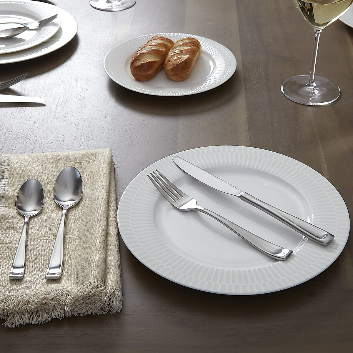 Oneida F118065Al20 Satin Moda 65 Piece Flatware Set