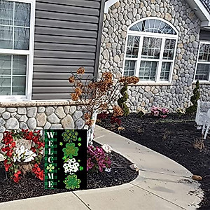 Shamrocks Welcome Garden Flags, St Patrick's Day Green Buffalo Plaid Garden Falg Vertical Double Sized Burlap Spring Flag for House Yard Outdoor Decor 12.5 x 18 Inch