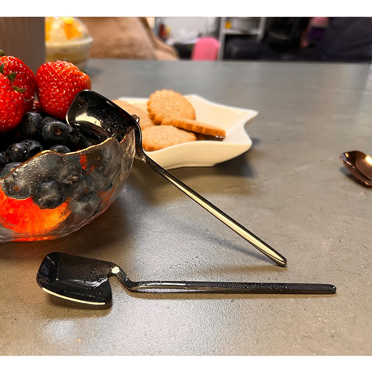 WORM.FAMILY 7-Piece Set of Stainless Steel 5.5-inch Coffee Spoons, Espresso Spoons，Mixing Spoons, Ice Cream Spoons, Cake Spoons, Dessert Spoons (with matching wiping cloth) (Black)