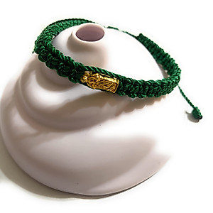 Chavarrieta Green Saint Jude Thaddeus Thread Bracelet Pulsera Roja de hilo de San Judas Tadeo