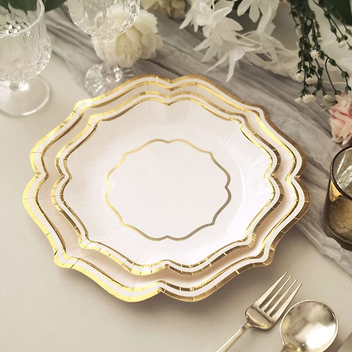 Tableclothsfactory 25 Pack | White/Gold 10" Scallop Rim Dinner Party Paper Plates, Disposable Plates - 300 GSM