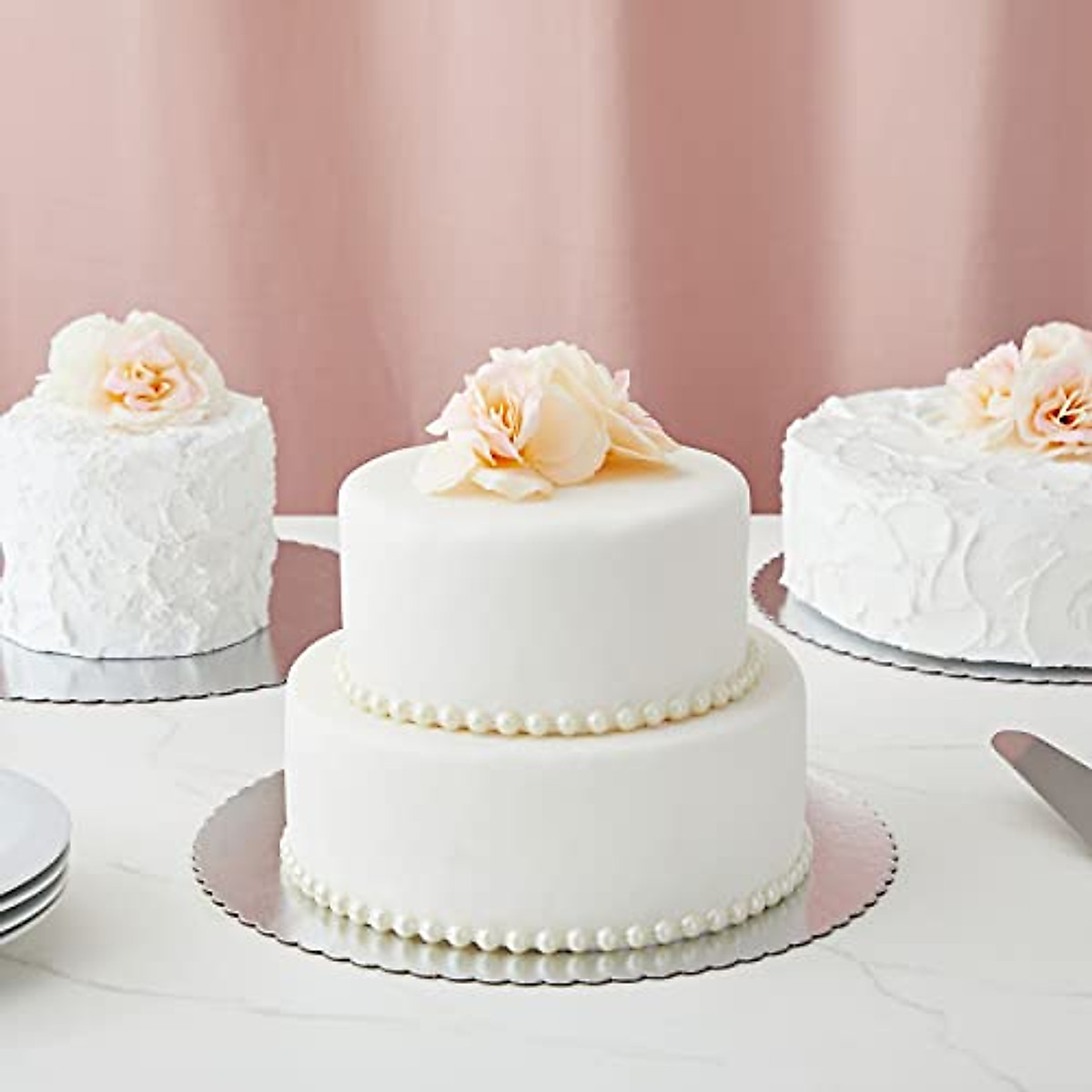 12-Pack Cake Boards 12 Inch, Elegant Round Scalloped Boards for Bakeries, Baking Desserts, Cake Decorating, Sturdy Cardboard Material, Disposable (Silver, 12x12x0.08 in)