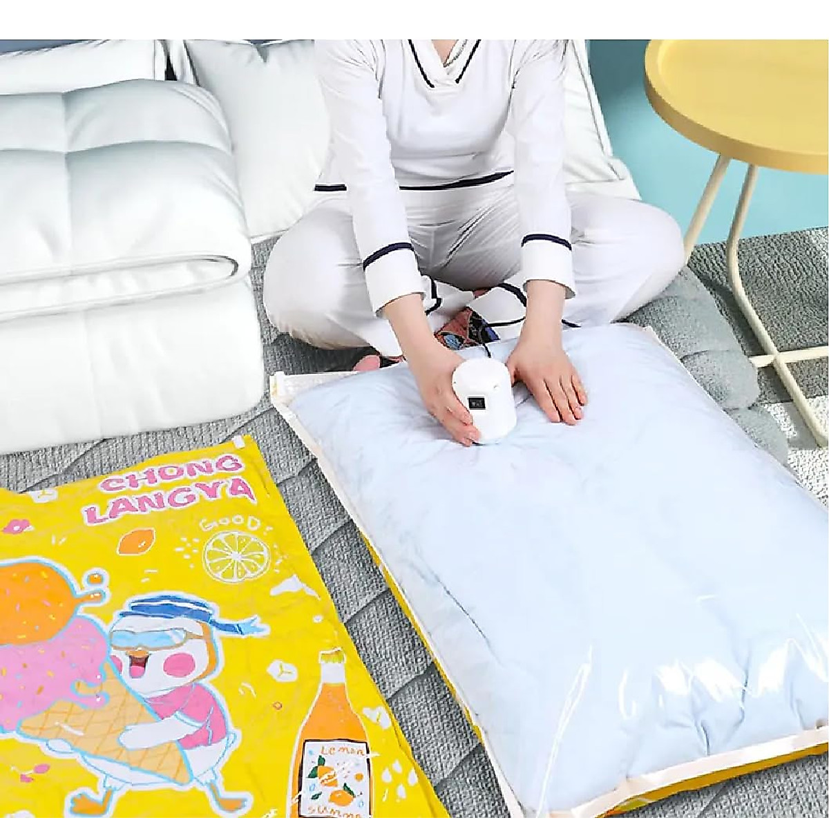 Electric Air Pump for Vacuum Storage Bag, Compact and Light Weight, Copper Wire, White Color, Air Pump for Compression Clothing Blanket Luggage (Vacuum Bags Not Included)