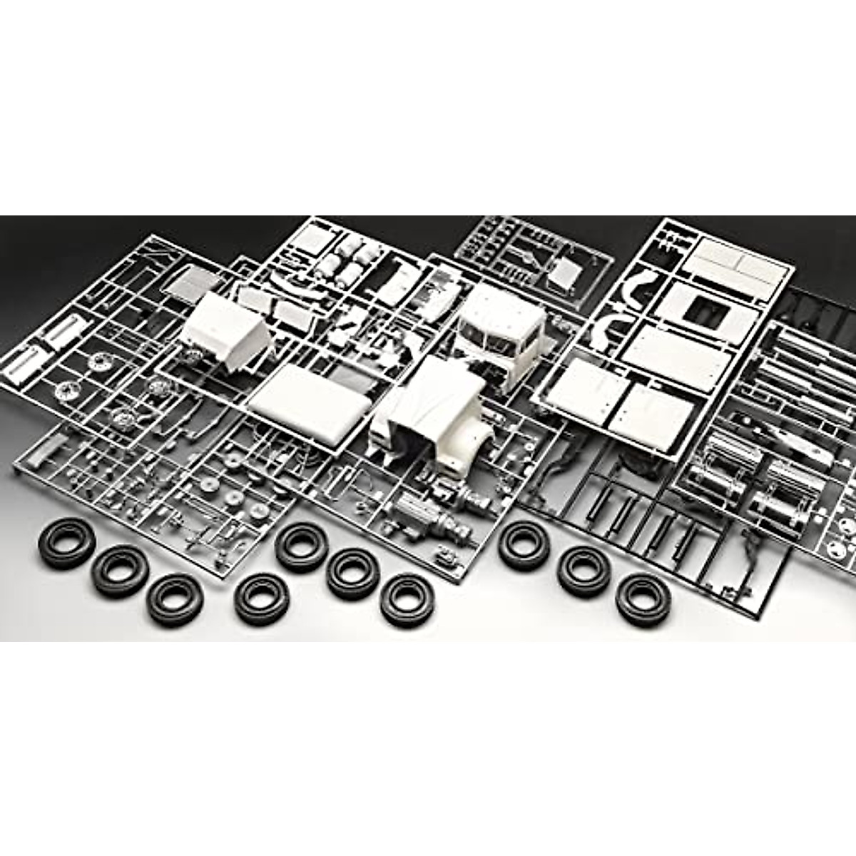 Revell RV07659 1:25 - Kenworth W-900 Plastic Model kit 1/25