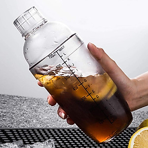 Cocktail Shaker, Plastic Drink Mixer Ice Tea Shaker Bottle Cup with Scales for Bar(700ml)