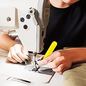 LED Needle Threader Sewing Tools Lighted Plastic Wire Loop DIY Needle Threader Hand Machine Sewing Tool for Sewing Crafting (2 Pieces)