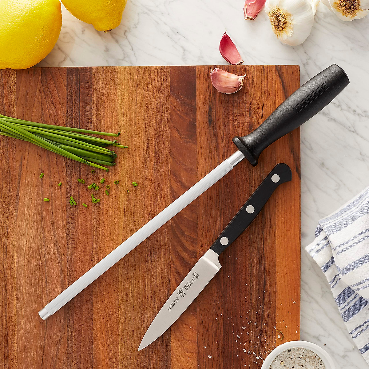 HENCKELS Classic Razor-Sharp 4-inch Paring Knife, German Engineered Informed by 100+ Years of Mastery