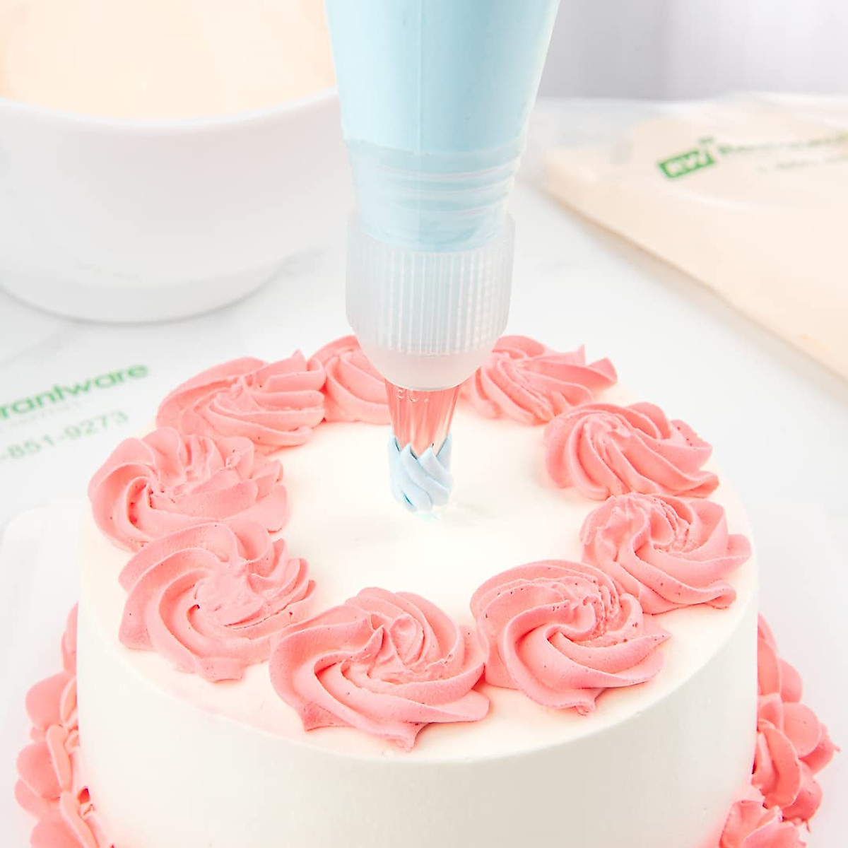 Restaurantware Pastry Tek Piping Tip 1 Reusable Drop Flower Icing Tip - #108 Dent-Resistant Stainless Steel Pastry Tip Dishwasher-Safe Decorate Cupcakes Cakes or Cookies