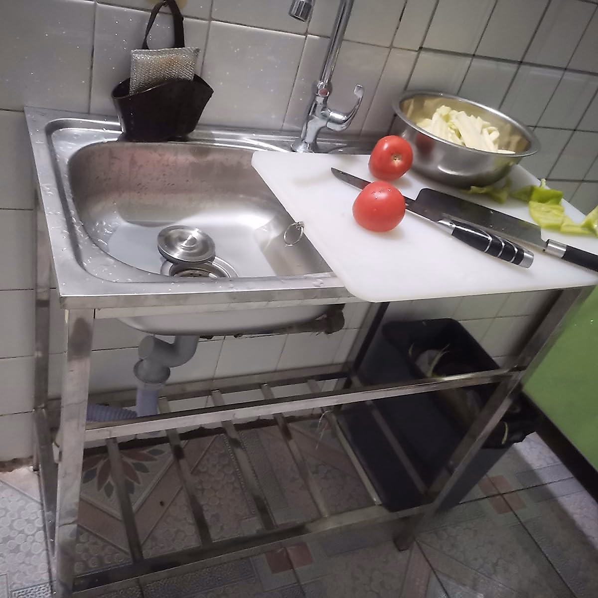 FreeStanding Stainless Steel Utility Sink for Laundry Room Garden Backyard Patio Outdoor Kitchen Sink with Bracket Simple Portable Hand Washing Station Fish Cleaning Table with Sink