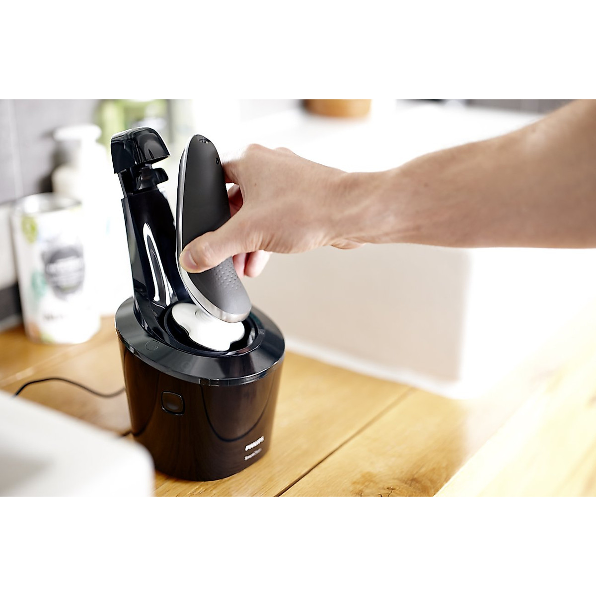 Philips Norelco Electric Shaver 7500 for Sensitive Skin