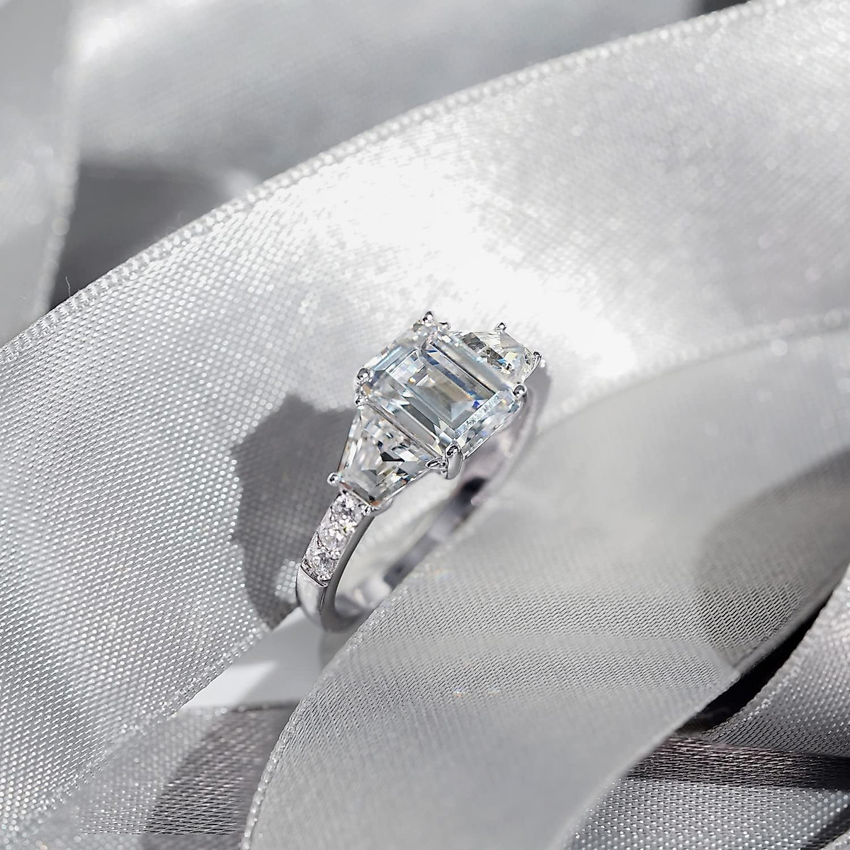 DIAMONBLISS Trapeze & Emerald Cut Ring 925 Sterling Silver Prong Set Engagement Ring Band | 5.00 Carats Cubic Zirconia CZ Simulated Diamond (8)