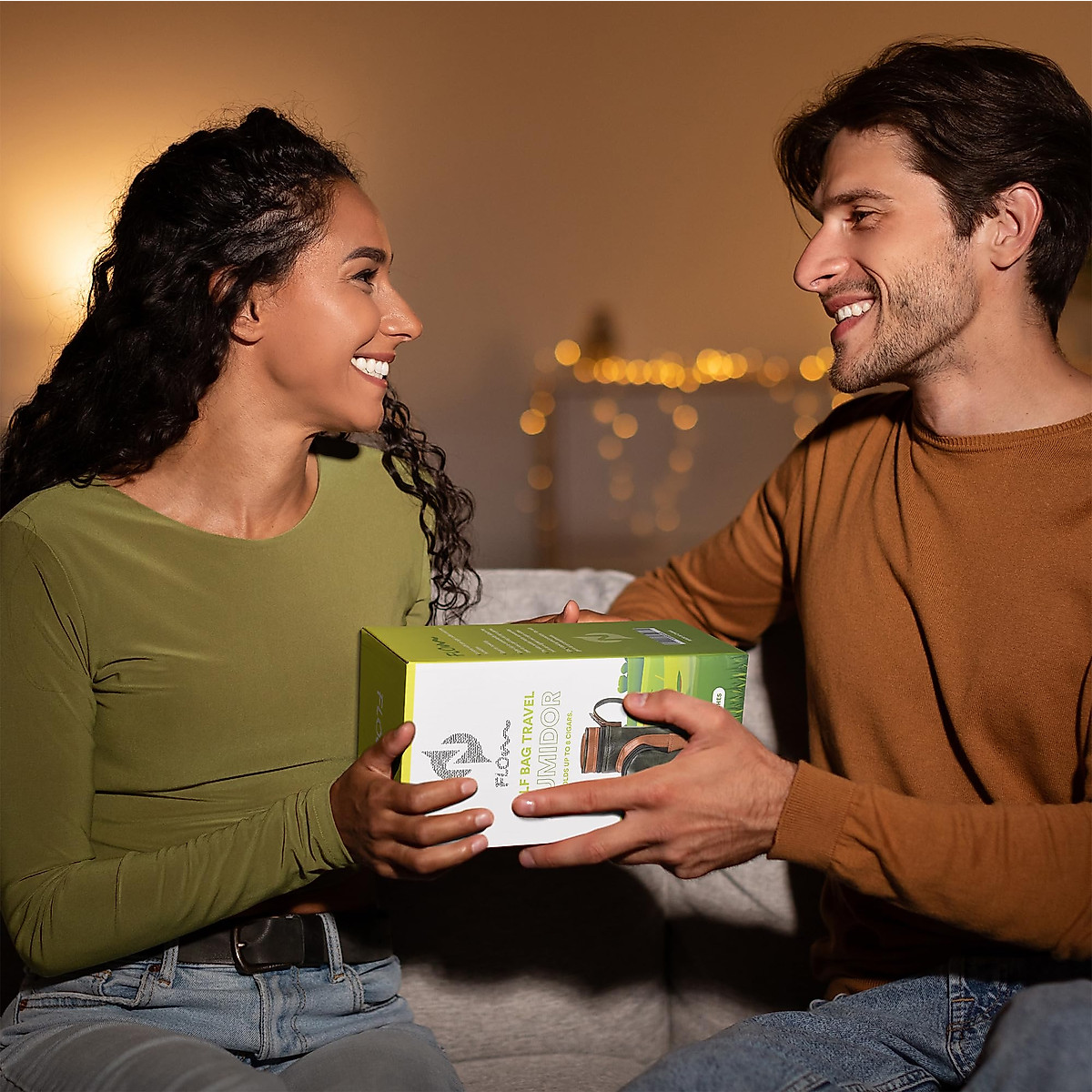 Onflow Cigar Humidor -Cigar Accessories with Cigar Cutter and Cigar Humidifier-Cigar Case Holds up to 8 Cigars-Cedar Wood Keep Cigars Fresh-Travel Humidor