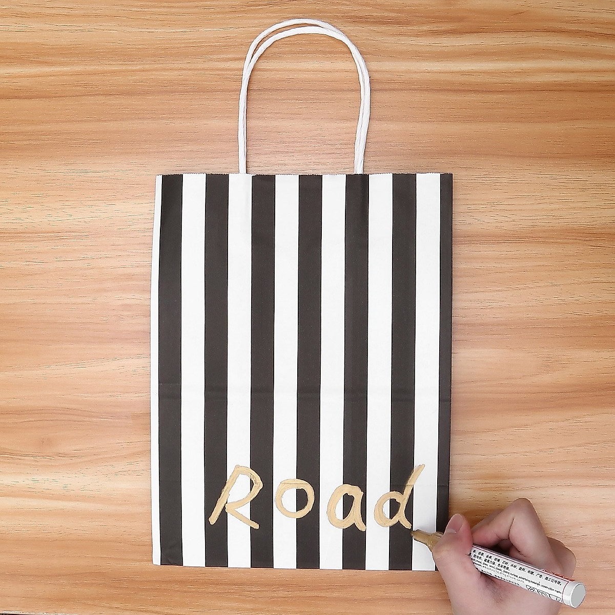 Ronvir Gift Bags 100pcs Paper Bags 8x4.75x10.5 Inches Black And White Bags, Shopping Bags, Retail Bags. Party Bags, Gift Bgas Medium Size