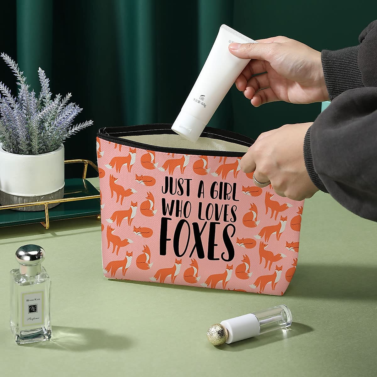 Ovfhus Fox Make Up Bag Fox Gifts Fox Party Favors Stuff Decor Cosmetic Travel Bag for Fox Lovers Women Her Mom Teens Sister Coworker Nurse Travel Senior Graduation Birthday