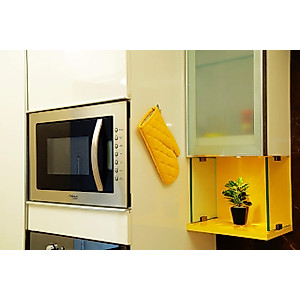 Oven Mitts, Set of 2, 100% Cotton of Size 7 X 12 Inches, Premium Heat Resistant Kitchen Gloves, Cotton Fabric Quilted, Mustard, Heat Resistant for Everyday Kitchen Cooking and Baking.