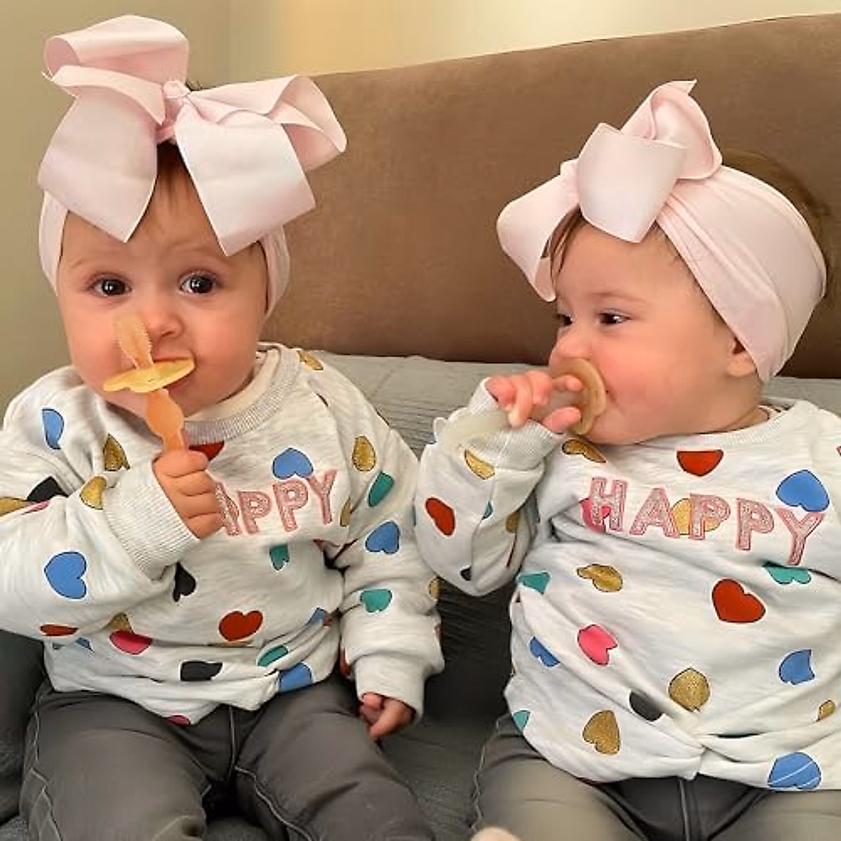 haakaa Infant Toothbrush, Easy to Hold 360° Baby Toothbrush, Train 6month+ Infants Babies and Toddlers for Oral Hygiene, Teether Effect for Sore Gums, 1pc (Pink)