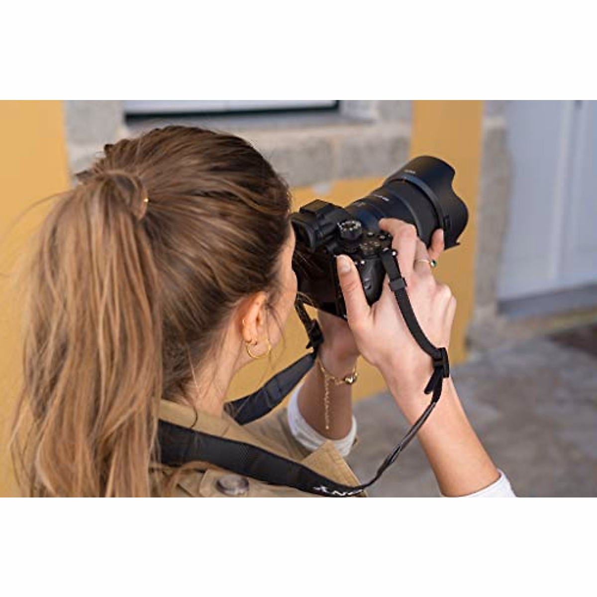 Sony E-mount FE 24mm F1.4 GM Full Frame Wide-angle Prime Lens (SEL24F14GM), Black