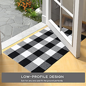 YINMEIJU Buffalo Plaid Outdoor Rug Black and White Checkered Rug Hand-Woven Front Doormat Outdoor Indoor Rugs for Front Porch, Farmhouse, Entrywa (2'x3', Black and White Plaid)