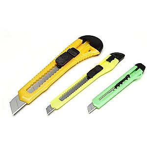 Darice Retractable Razor Knife Set, 3 Knives, Assorted Sizes and Colors - Craft Knife Set for Cutting Paper, Cardboard and Thin Sheets of Plastic, Includes Replacement Blades