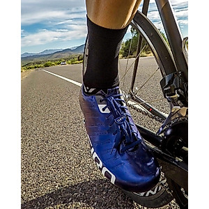 Swiftwick- PERFORMANCE SEVEN Cycling Socks, Lightweight Crew (Black, Medium)