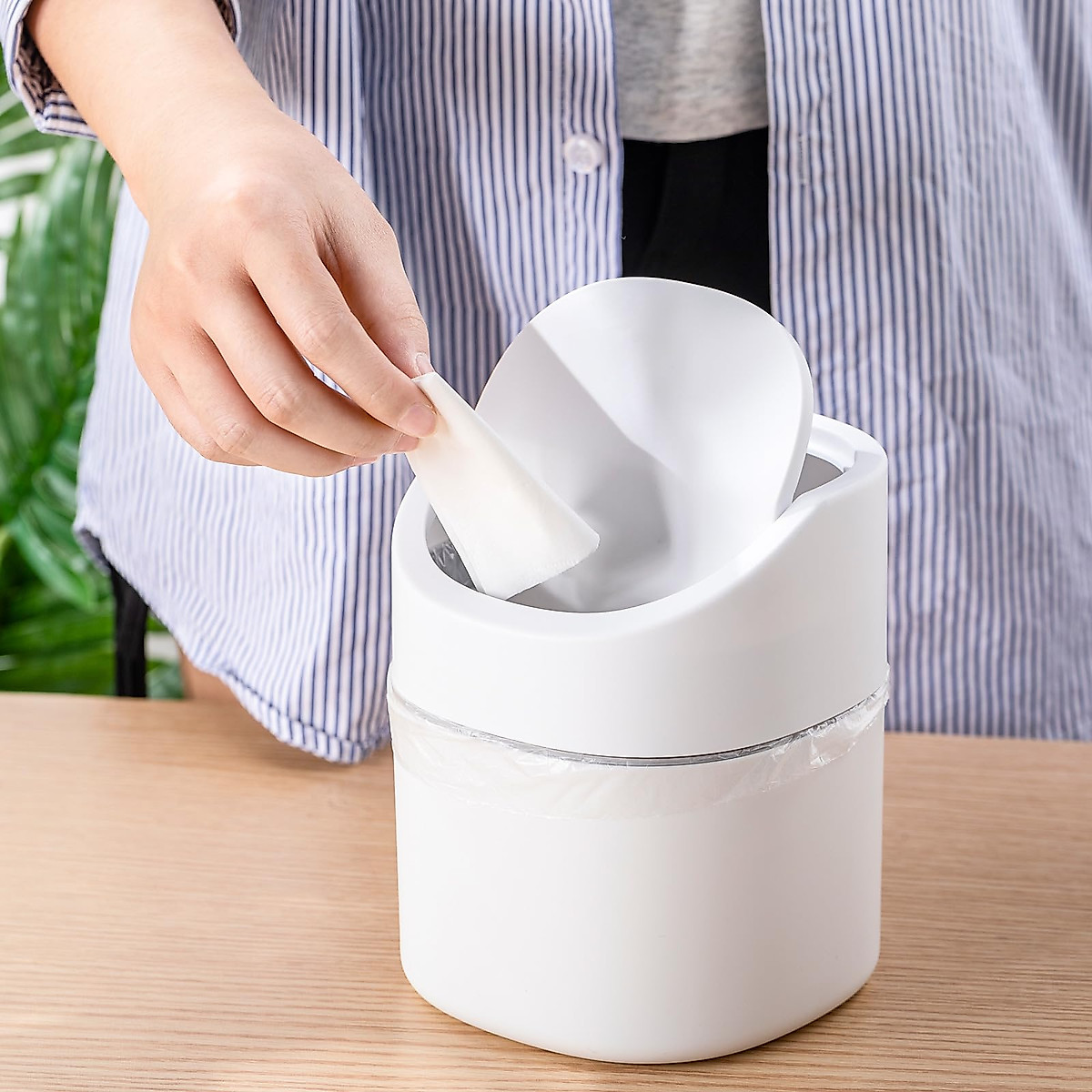 Kittmip 2 Pcs Mini White Desk Trash Garbage Can with Lid and 360 Pcs Trash Bags White 0.5 Gallon Tiny Countertop Waste Basket Desktop Trash Bin for Bathroom Kitchen Table Office