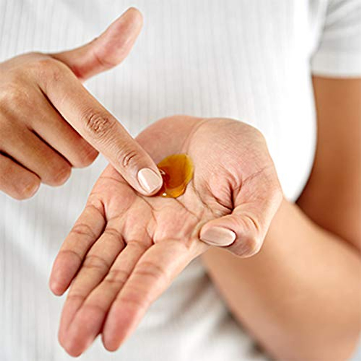 Neutrogena T/Gel Therapeutic Shampoo Original Formula, Anti-Dandruff Treatment for Long-Lasting Relief of Itching and Flaking Scalp as a Result of Psoriasis and Seborrheic Dermatitis, 16 fl. oz