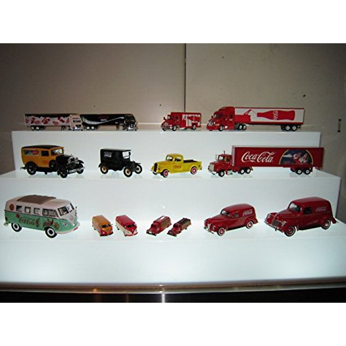 Motor city classics | Coca-Cola 1937 Bottle Truck | 1:87 Scale Model Diecast Collectible | 424132