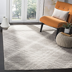 SAFAVIEH Adirondack Collection Area Rug - 8' x 10', Light Grey & Ivory, Modern Plaid Design, Non-Shedding & Easy Care, Ideal for High Traffic Areas in Living Room, Bedroom (ADR129B)