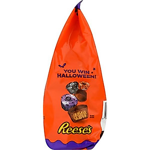 REESE'S Miniatures Milk Chocolate Peanut Butter Cups, Halloween Candy Bulk Bag, 31 oz