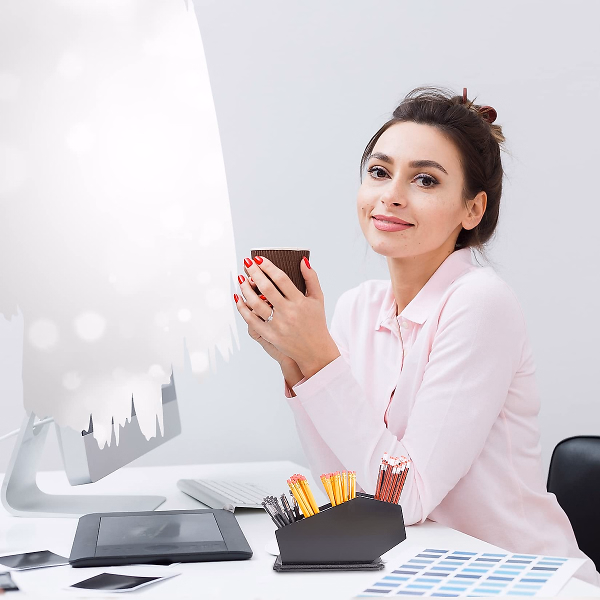 CEFRECO Coffin Brush Holder - Gothic Wooden Makeup Organizer for Vanity - Spooky Halloween Decor for Bathroom, Living Room or Bedroom - Witchy Gifts for Women -Black - 11x6x4 Inches