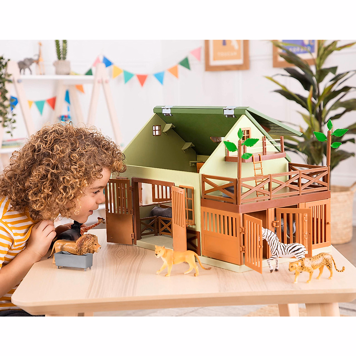 Terra by Battat – 15 Pcs Animal Hospital Pretend & Play Set - Openable Rooftop for Farm or Safari Animal Figurines - Wooden Vet Clinic Toy for Kids and Toddler Ages 3+