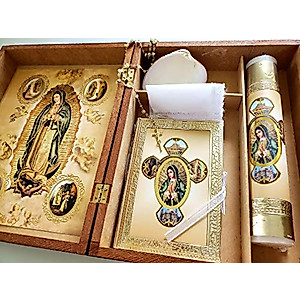 Vela para Bautizo con Caja de Madera con 12 Organzas de Recuerdos con Rosarios Biblia en Espanol