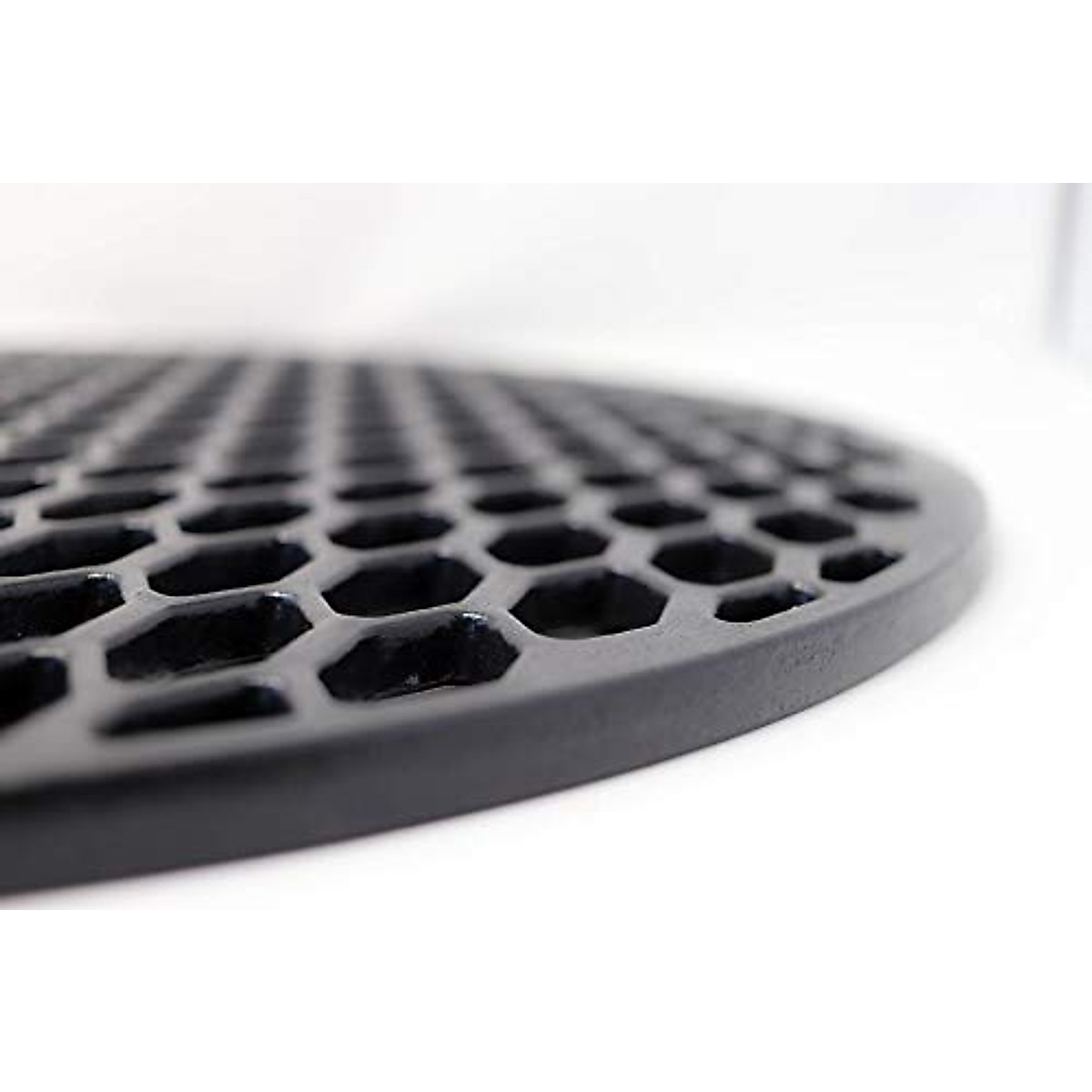 Aura outdoor products Cast Iron Grill Grate for 22 Inch Weber Kettle Grill - Works Great on The Weber Kettle, Weber Performer, Barrel Grills, Recteq Bullseye - Better Sear Marks