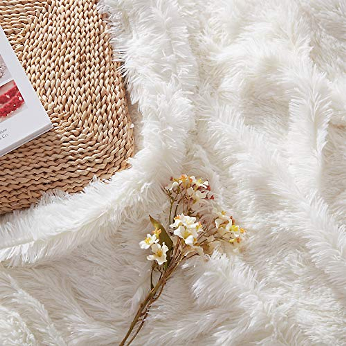 NexHome Soft Shaggy Faux Fur Blanket Throw Blanket 50" x 60", Women Girls Luxury Fuzzy Plush Comfy Microfiber Long Faux Fur Decorative Blankets for Sofa Couch Bed Chair Photo Props, Cream White