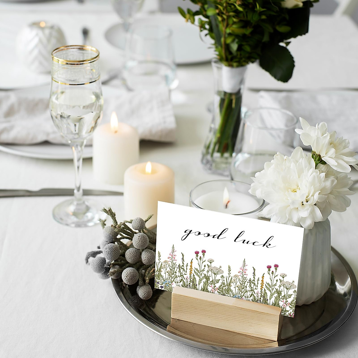 JarThenaAMCS 100Pcs Vintage Wildflower Place Cards 2 x 3.5 Inch Green Wild Floral Tented Cards Blank Table Name Sign for Party Reception Table Setting