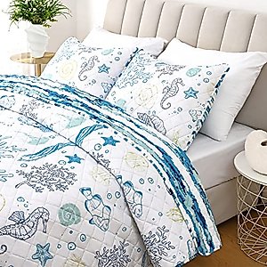 FRAMICS 3-Piece King Size Reversible Quilt Set Summer Quilt Lightweight Ocean Quilts Beach Bedspread Coverlet Blue Coral Conch Seashell Coastal Bedding for All Season(1 Quilt, 2 Pillow Shams)