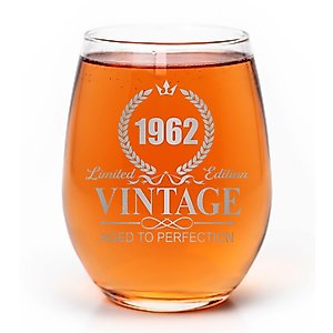 Vintage 1962 Stemless Wine Glass - Funny 60th Birthday Gift For Moms Grandmas Stepmoms Aunts Sisters Girlfriends Wife Friends From Daughter Son Grandchildren Husband Boyfriend Friends