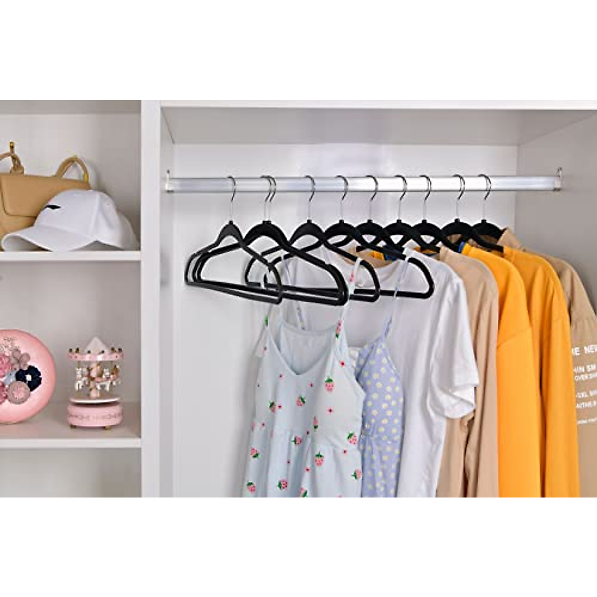 Quality Hangers Clothes Hangers 20 Pack - Non-Velvet Plastic Hangers for Clothes - Heavy Duty Coat Hanger Set - Space-Saving Closet Hangers with Black Swivel Hooks - Functional Non-Flocked Hangers