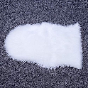 Dikoaina Classic Soft Faux Sheepskin Fur Rug White Fluffy Area Rug Shag Rug Carpets for Bedroom Living Room