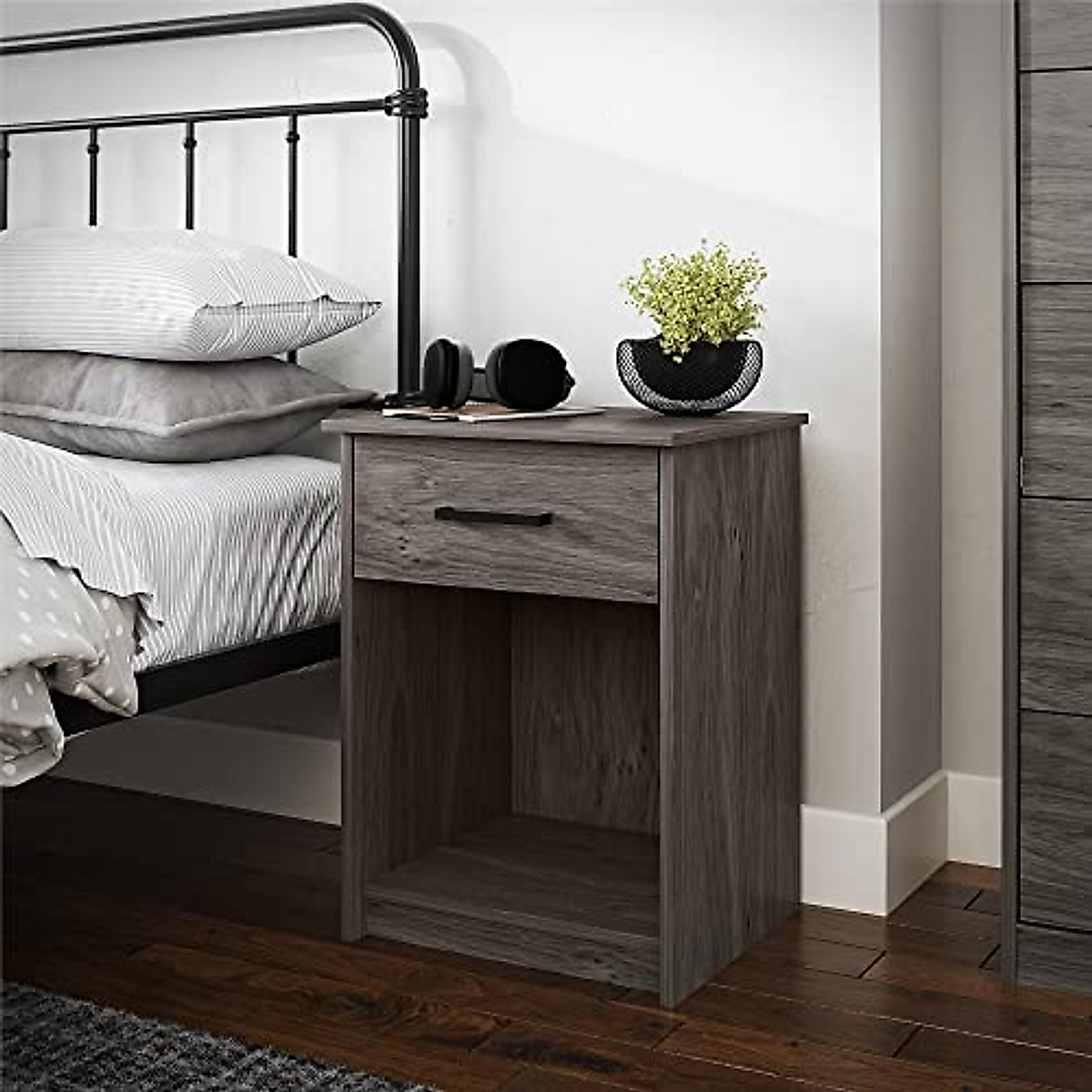 Ameriwood Home Edgewater Nightstand with Drawer, Grey Oak