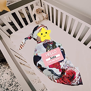 SUFEINI 4 in 1 Swaddle Blanket Set 32×32 inch Girl Boy Unisex Neutral Vintage Monthly Picture Blanket, Receiving Blanket with Bow Headband/Hat/Name Suggestion Cards Photo Props