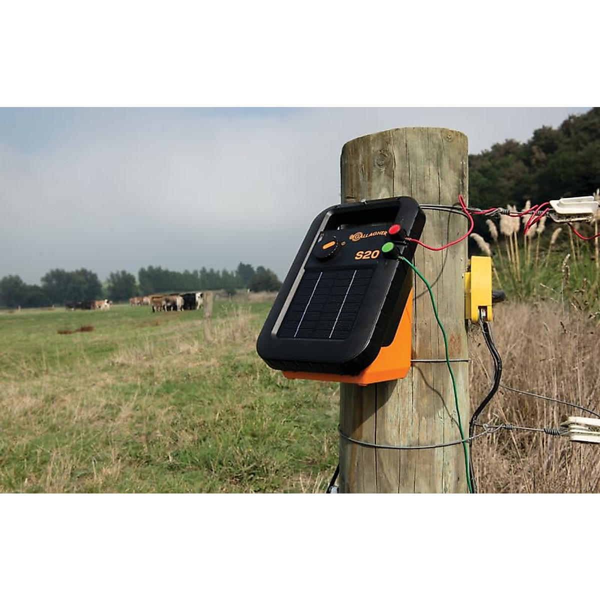 Gallagher S20 Solar Energizer - Powers up to 12 miles / 40 acres of single-wire fence. Ideal for temporary grazing applications, livestock and pet containment