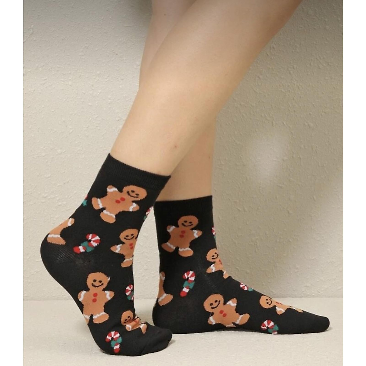 Fun Novelty Christmas Socks Xmas Holiday Casual Crew Socks For Unisex,Santa Claus Fun Socks For Women 4PACKS