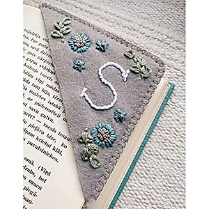 4 Packs Personalized Hand Embroidered Bookmarks, Hand Stitched Felt Corner Letter Bookmark for Book Lovers, Cute Flower Letter Embroidery ​in All Seasons